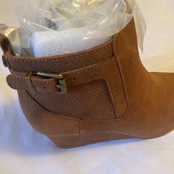 Alex Marie | Shoes | Alex Marie Medalia Chester Brown Booties | Poshmark